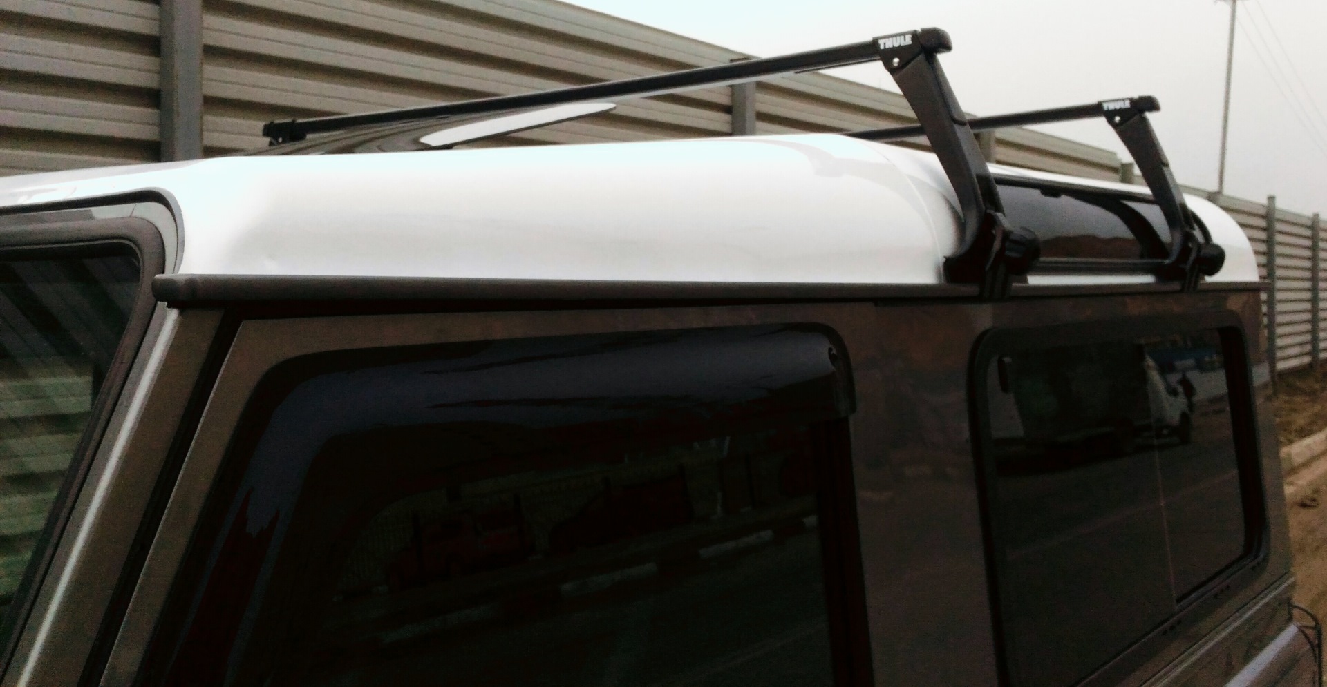 Багажник Thule — Land Rover Defender (L315/L316), 2,4 л, 2007 года ...