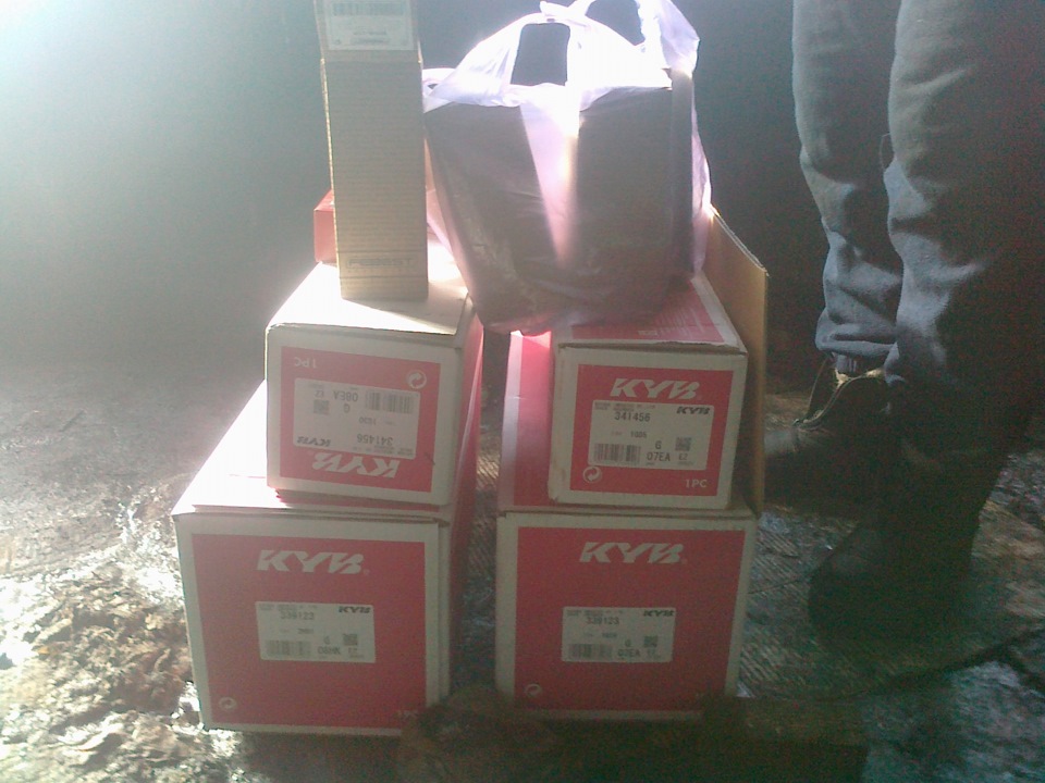 Замена стоек — Mitsubishi Airtrek, 2 л, 2001 года | своими руками | DRIVE2