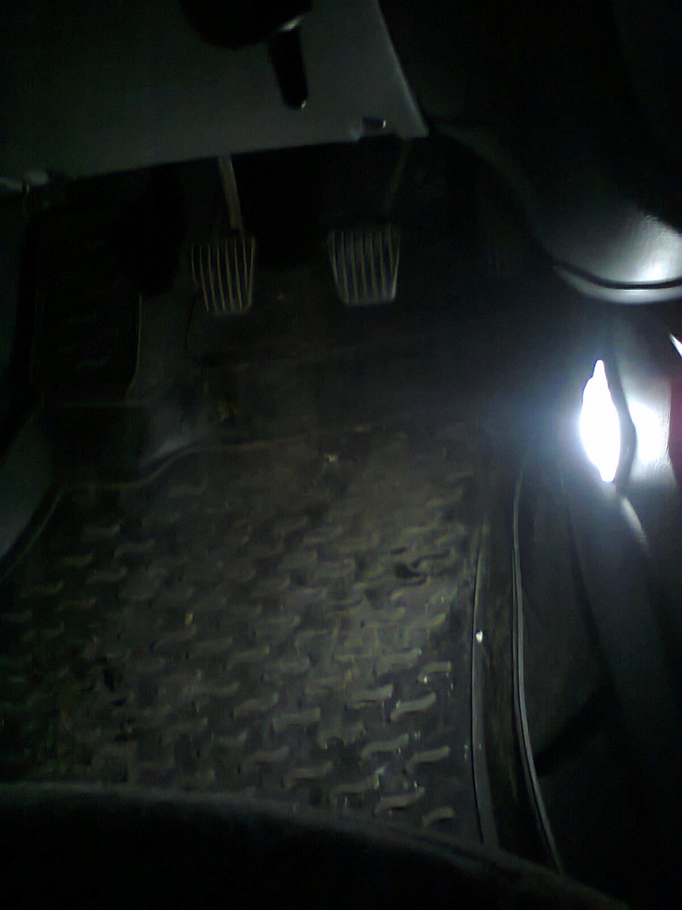 Подсветка ног — Chevrolet Lanos, 1.5 л., 2009 года на DRIVE2