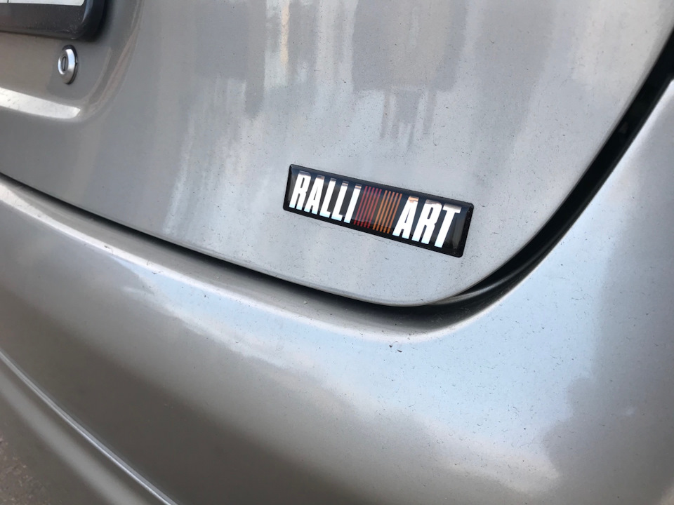 Установка эмблем "RalliArt", когда машина этого достойна! — Mitsubishi ...