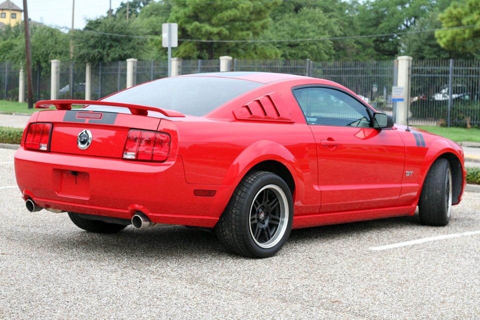 пара фоток — Ford Mustang (5G), 5,3 л, 2005 года | фотография | DRIVE2