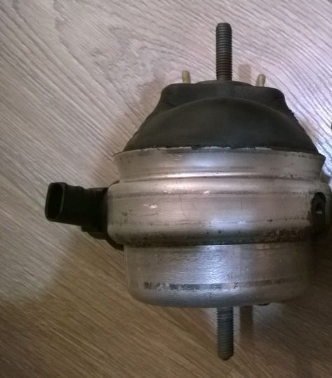 8E0199379BF Гидроопора VAG | Запчасти на DRIVE2