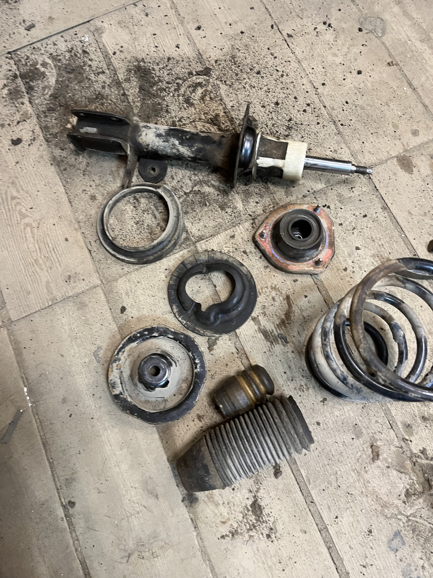 Замена задних амортизаторов — Chevrolet Lacetti Sedan, 1,4 л, 2010 года ...