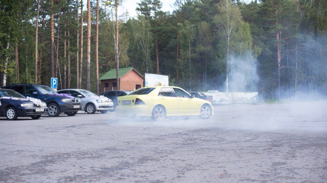 Toyota Altezza 2.5 бензиновый 1998 | Yellow Dudonya:) на DRIVE2