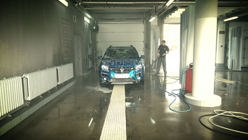 Нанесение жидкого стекла. — Renault Sandero 2G, 1,6 л, 2015 года ...
