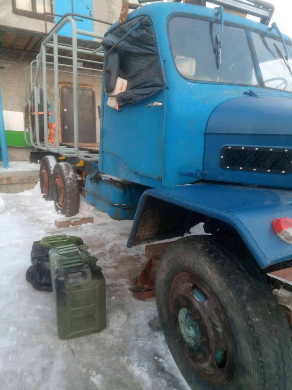 Радость любого автолюбителя — топливо — Tatra Praga V3S, 7,4 л, 1988 ...