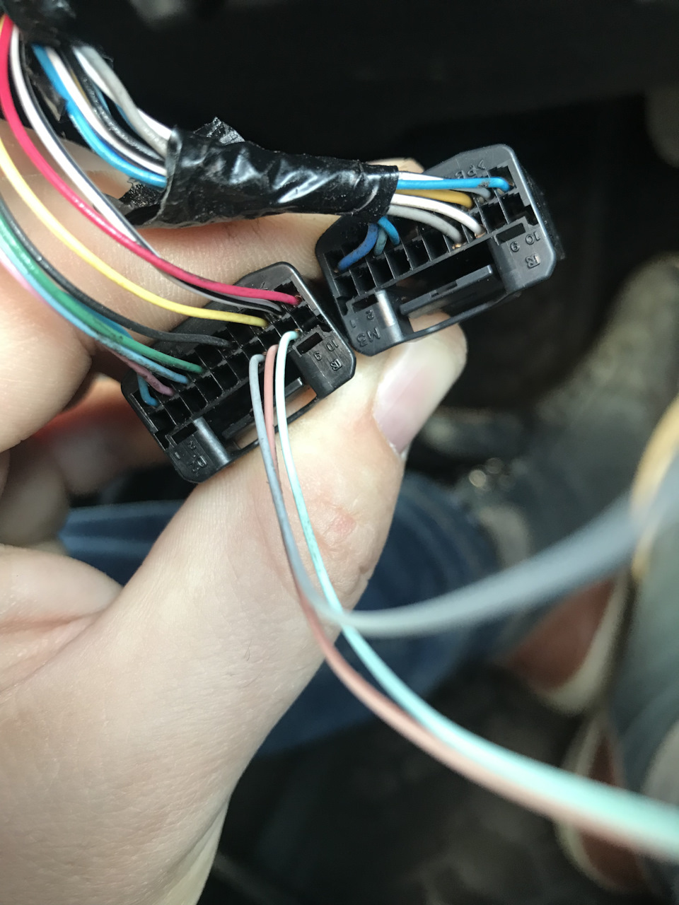 Установка противотуманок по заводу — Toyota Aqua, 1,5 л, 2018 года ...