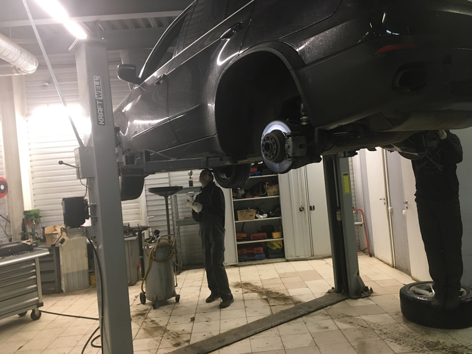 Замена масла после капиталки и замена пневмобаллона — BMW X5 (E70), 4,4 ...