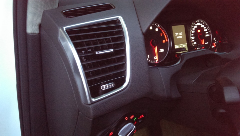мелочи от рестайлинга и черный лак) — Audi Q5 (1G), 2 л, 2012 года ...