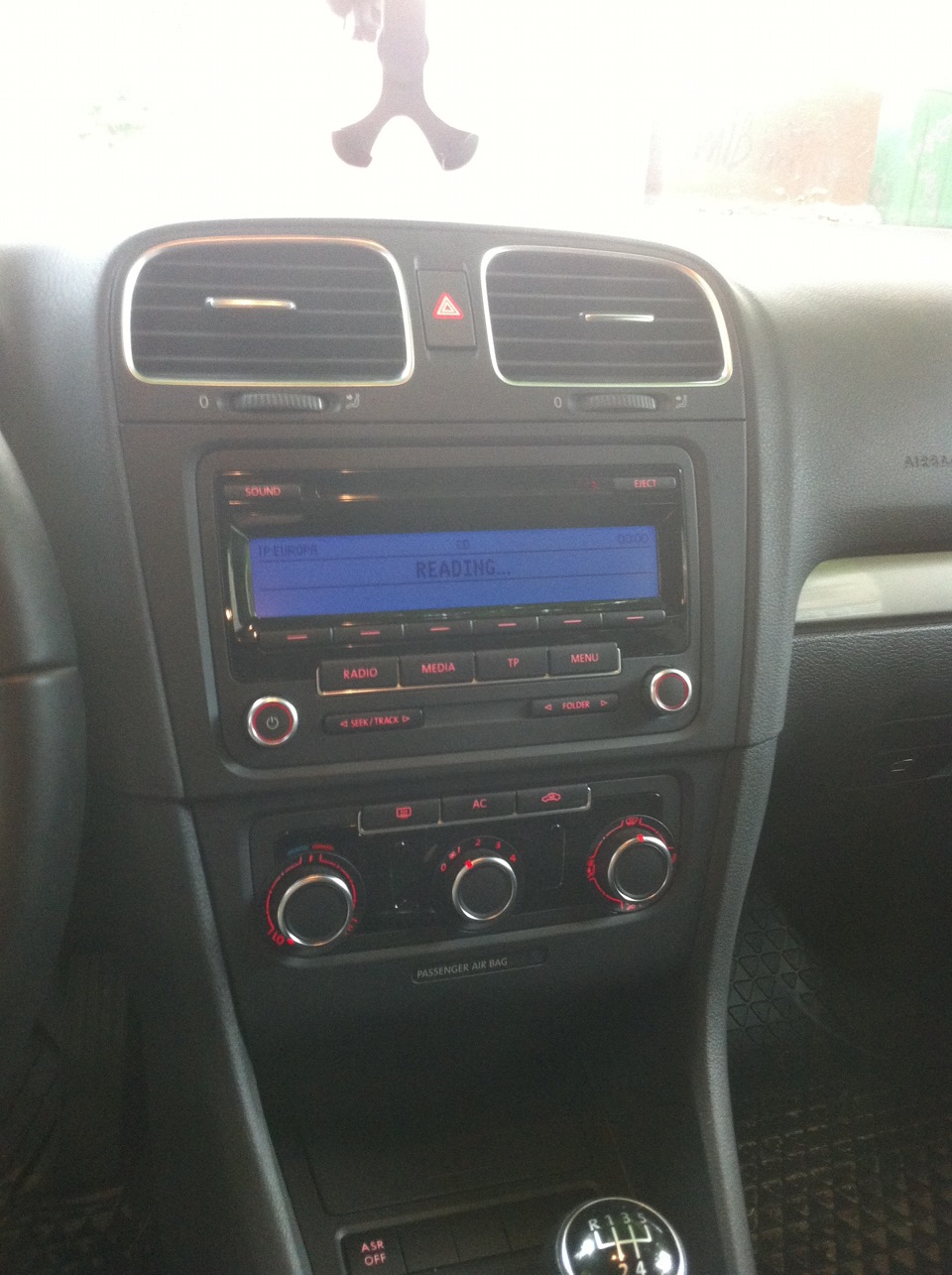 Замена магнитолы — Volkswagen Golf Mk6, 1,4 л, 2011 года | автозвук ...