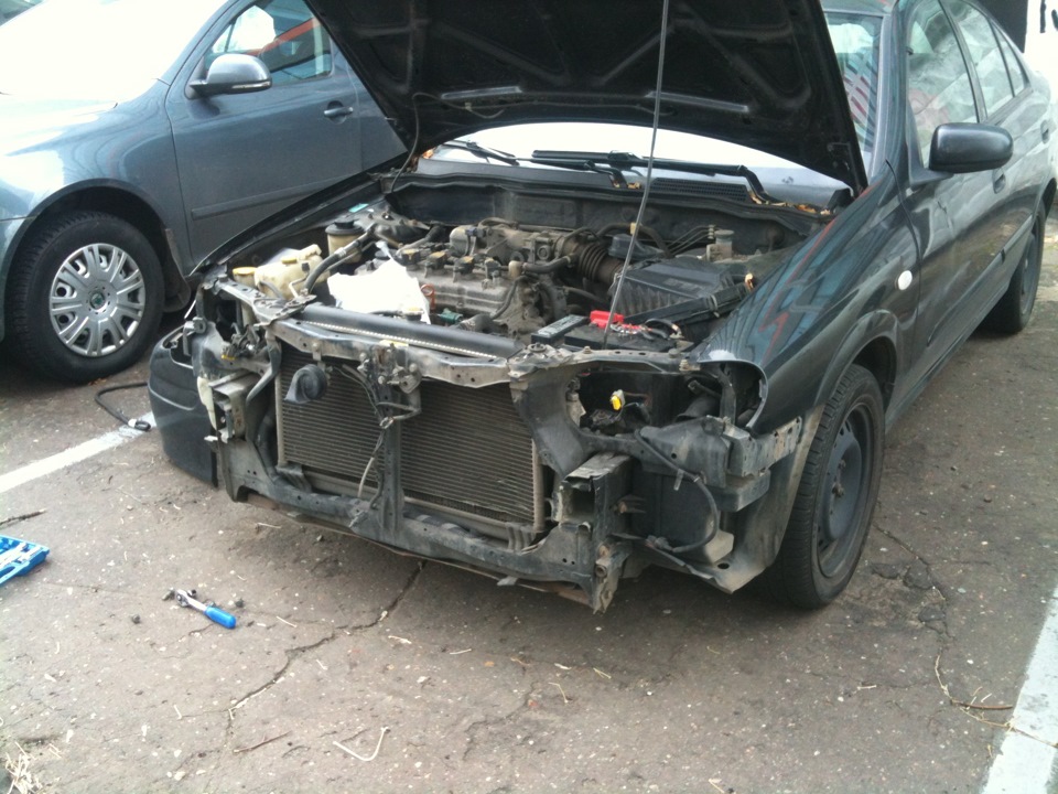 Замена держателя переднего бампера — Nissan Almera II (N16), 1,5 л ...