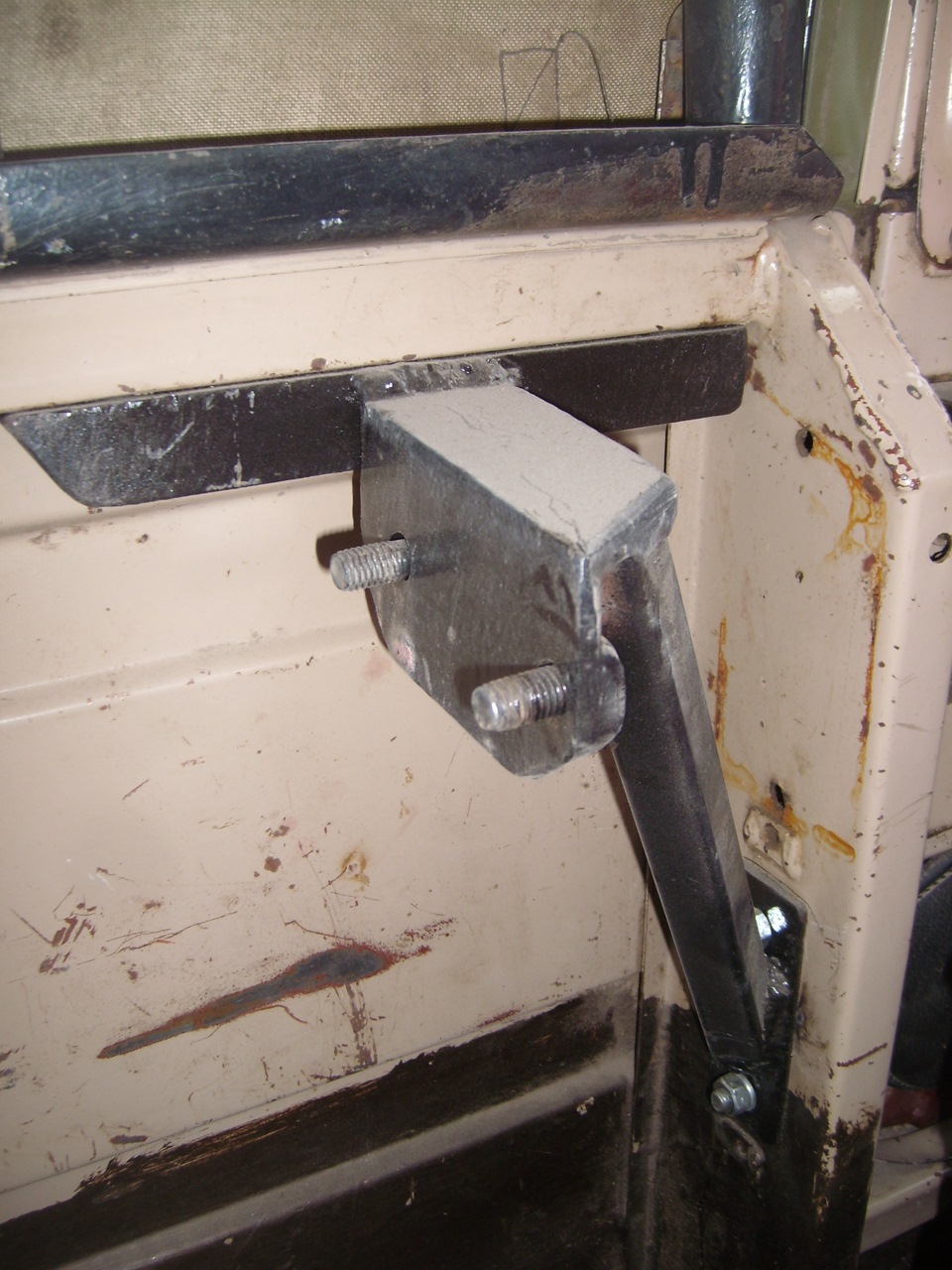 Крепление хайджека в салоне луаза — ЛуАЗ 969, 1,2 л, 1986 года | тюнинг ...