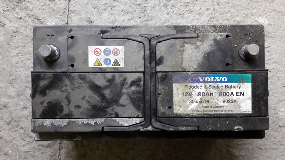 AGM аккумулятор 31419211 и крышка для него 31335286. — Volvo XC70 III ...