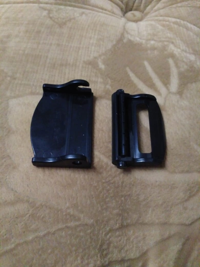 Зажим ремня безопасности. — Volvo S40 (2G), 1,6 л, 2006 года ...