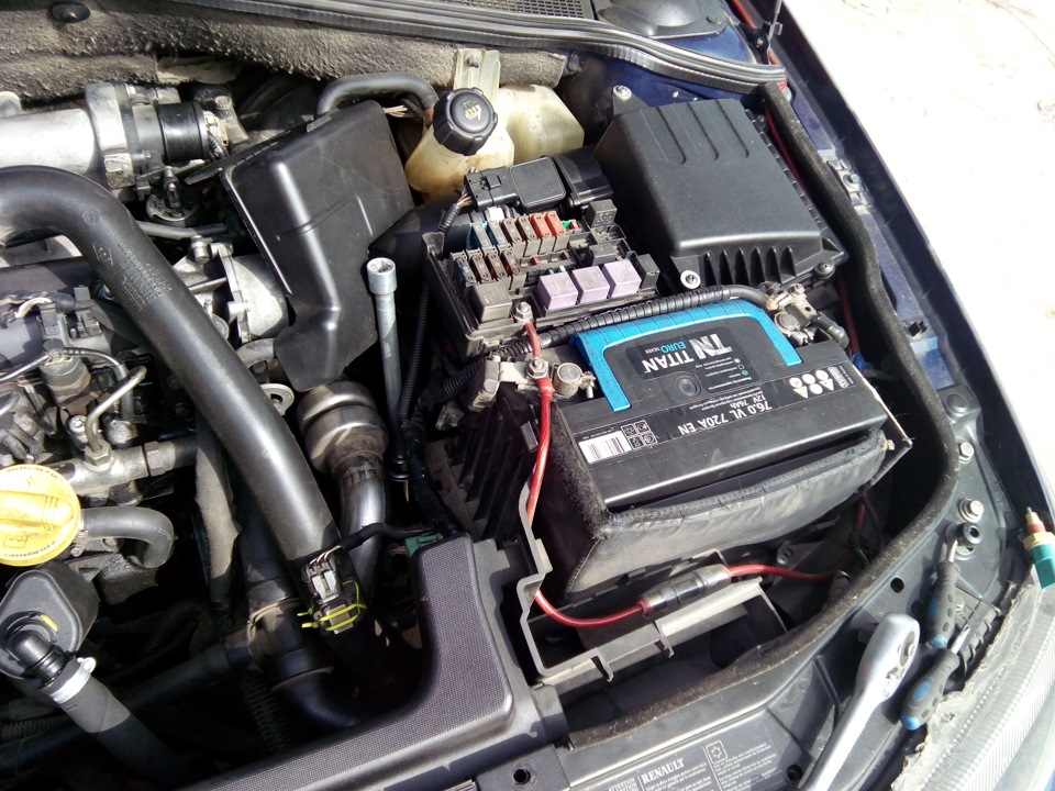 Замена датчика заднего хода — Renault Laguna II, 1,9 л, 2001 года ...