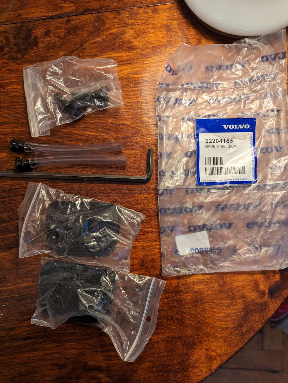 32204165 Cargo Net Bracket Volvo | Запчасти на DRIVE2