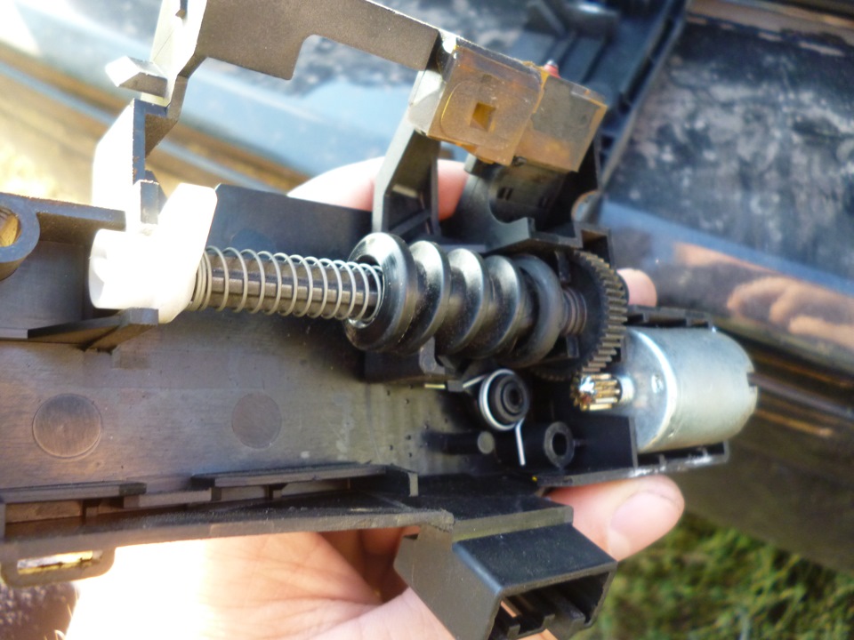 Замок богажника и проводка. — Volvo S40 (2G), 1,6 л, 2006 года ...