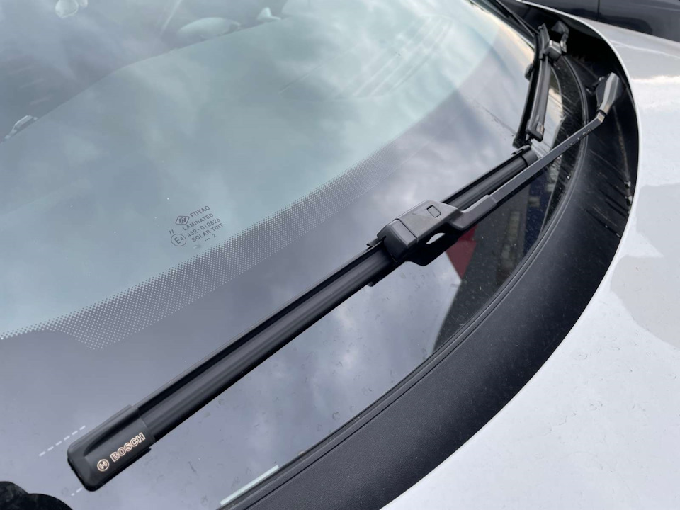 Упоры багажника + щетки стеклоочистителя — Peugeot 308 (2G), 1,6 л ...