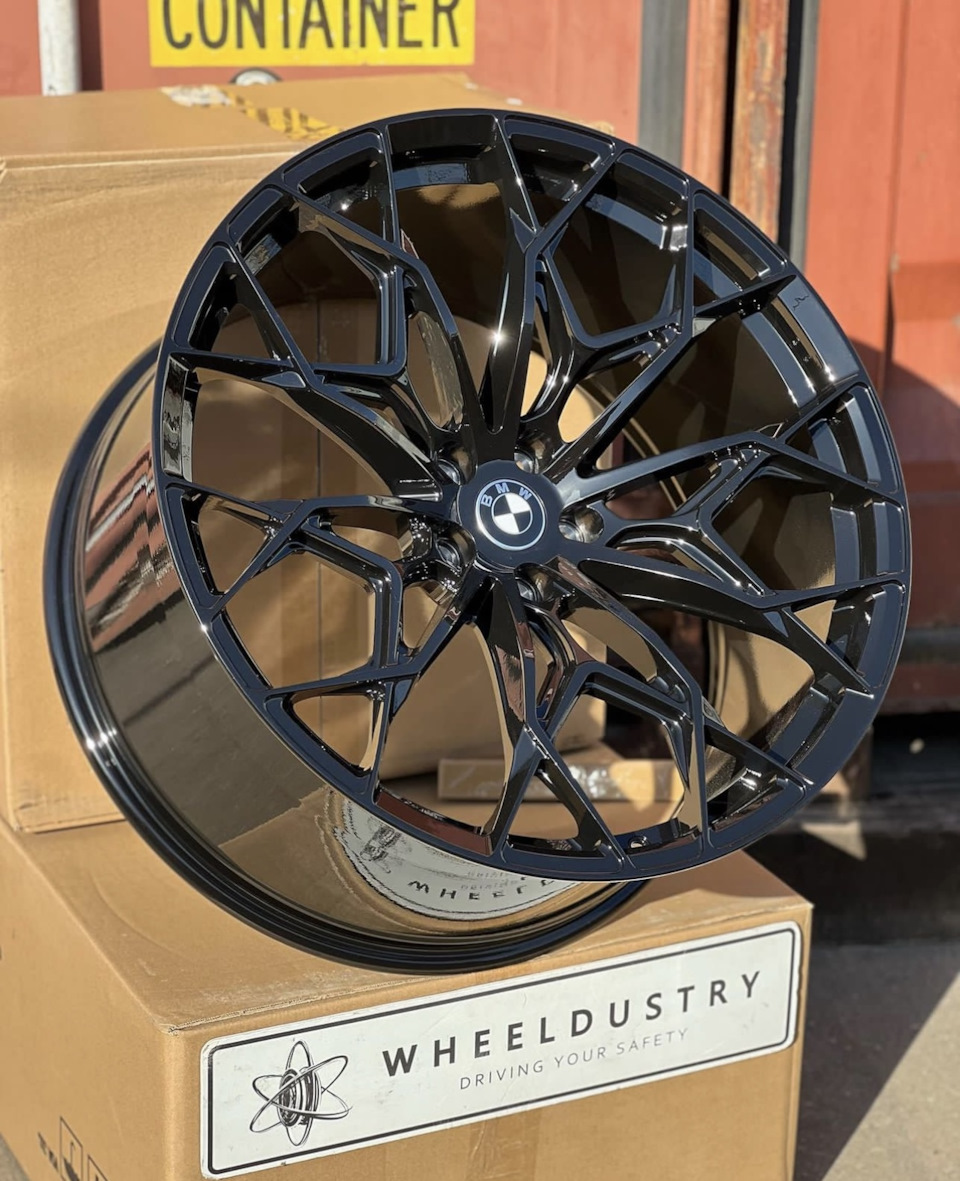 Кованые диски R21 для BMW M5 — Wheeldustry на DRIVE2