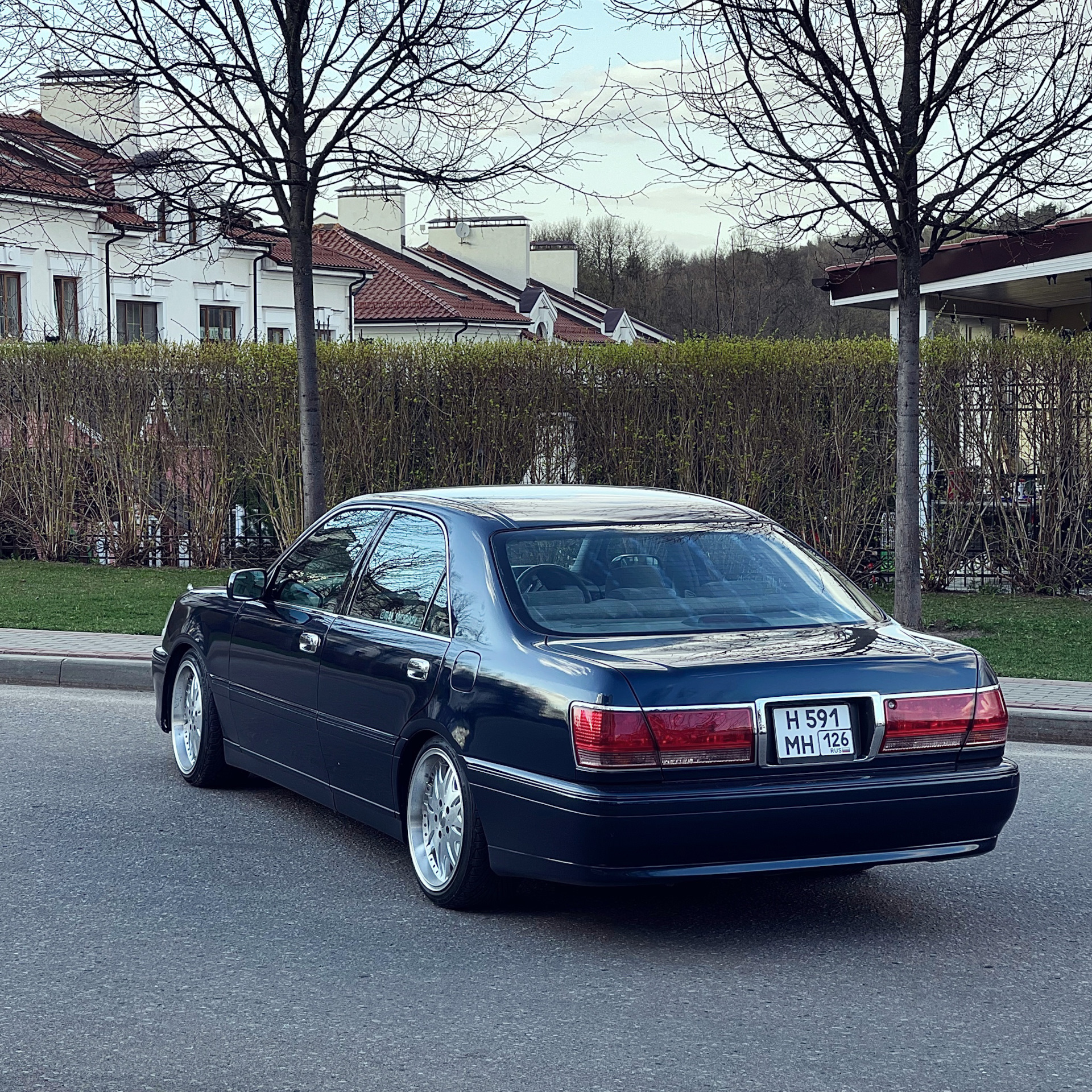 Halp 🤝45 или 50 профиль — Toyota Crown (S170), 2,5 л, 2000 года | шины ...