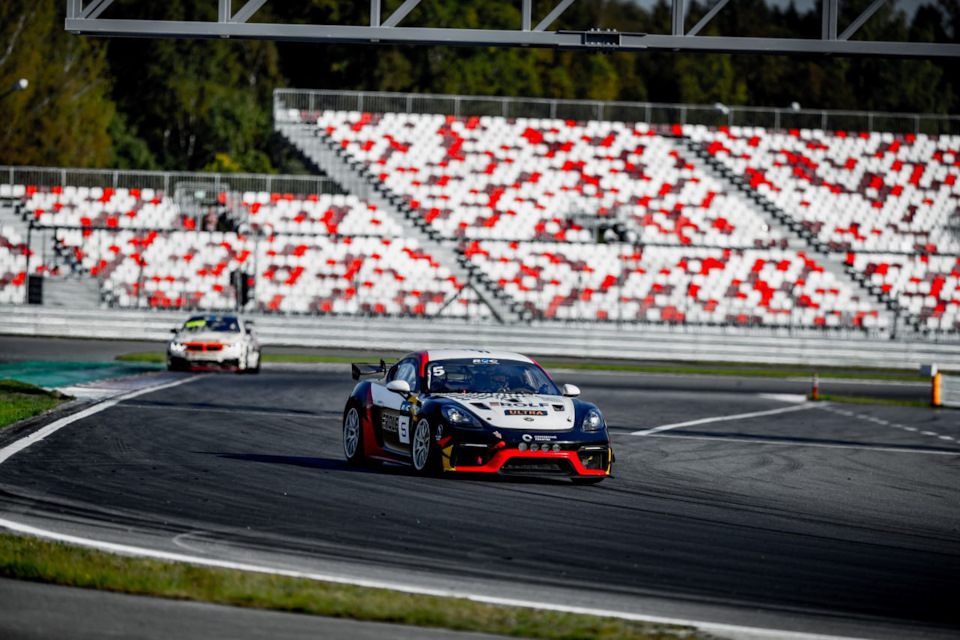 Sportcar Racing Team при поддержке бренда моторных масел Rolf снова ...