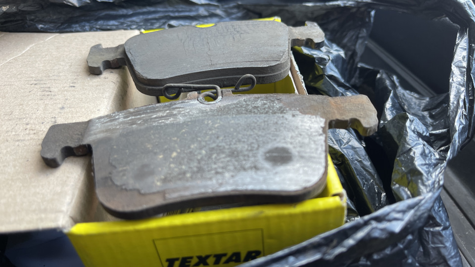 Замена задних колодок на SKODA KODIAQ — Skoda Kodiaq (1G), 2 л, 2019 ...