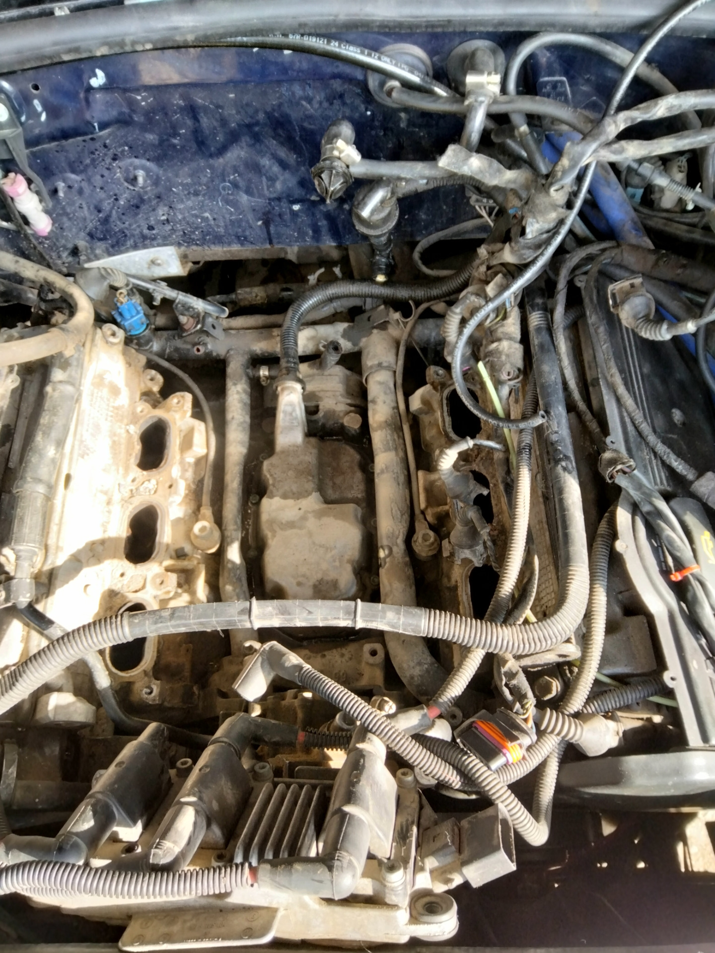 Замена редукционных клапанов — Audi A6 (C5), 2,4 л, 1998 года ...