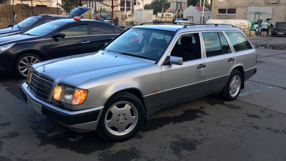 Mercedes-Benz E-Class Estate (S124) 2.8 бензиновый 1995 | Silver ship ...