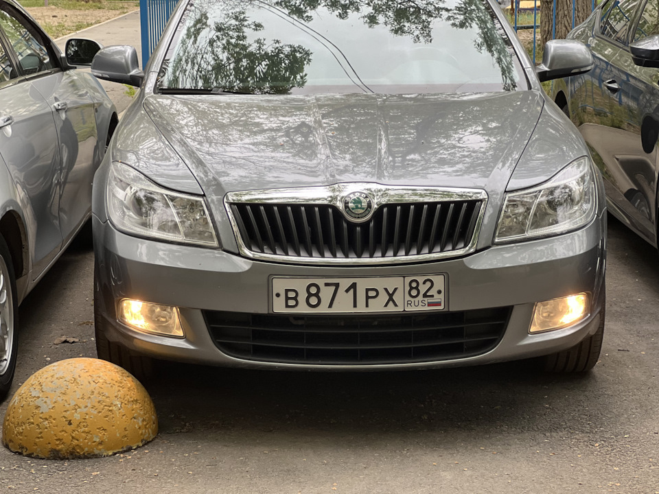 Замена передних ПТФ + LED — Skoda Octavia A5 Mk2, 1,8 л, 2012 года ...