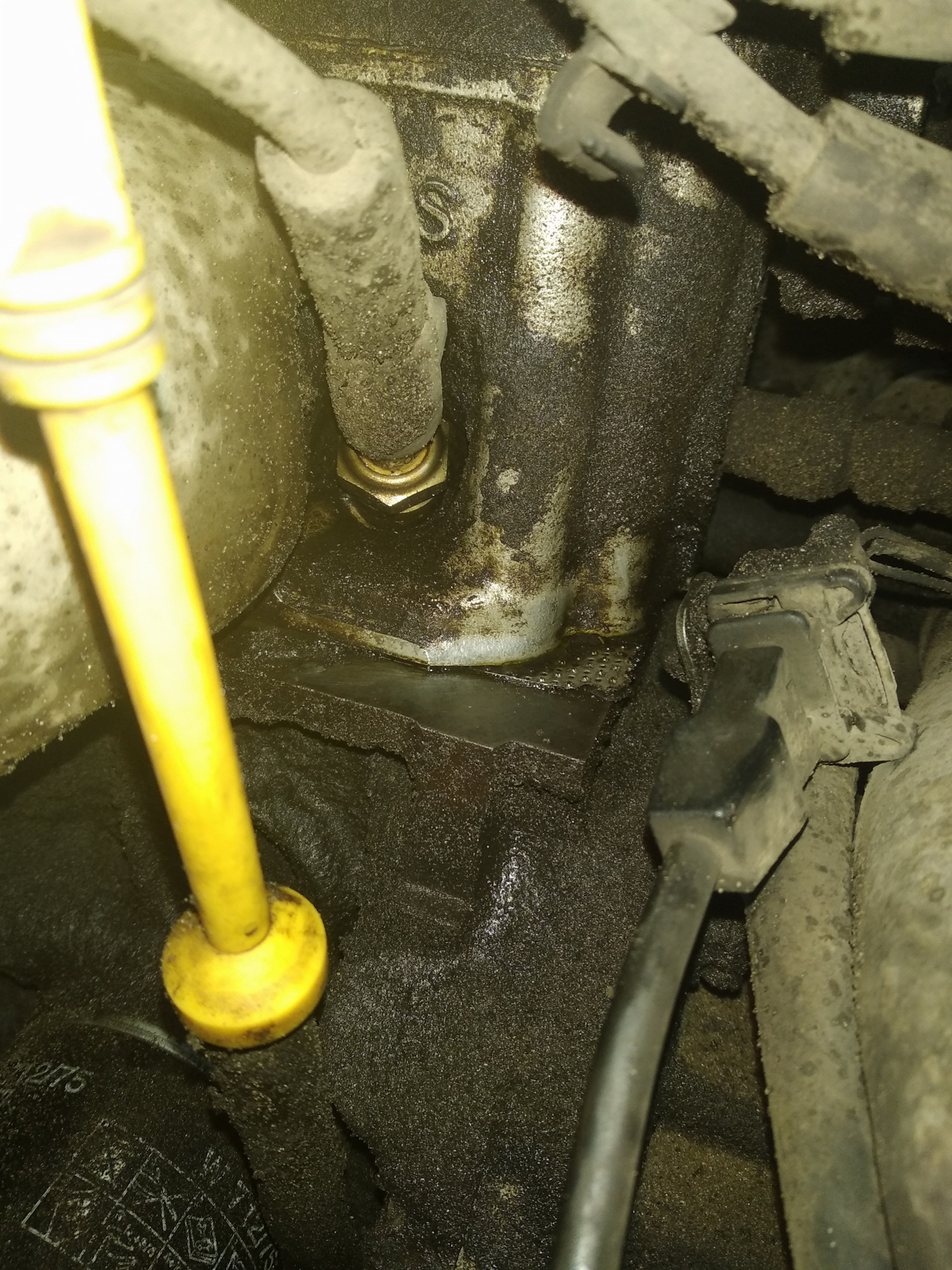 Течь крышки ГБЦ — Chevrolet Aveo Sedan (1G), 1,5 л, 2004 года | поломка ...