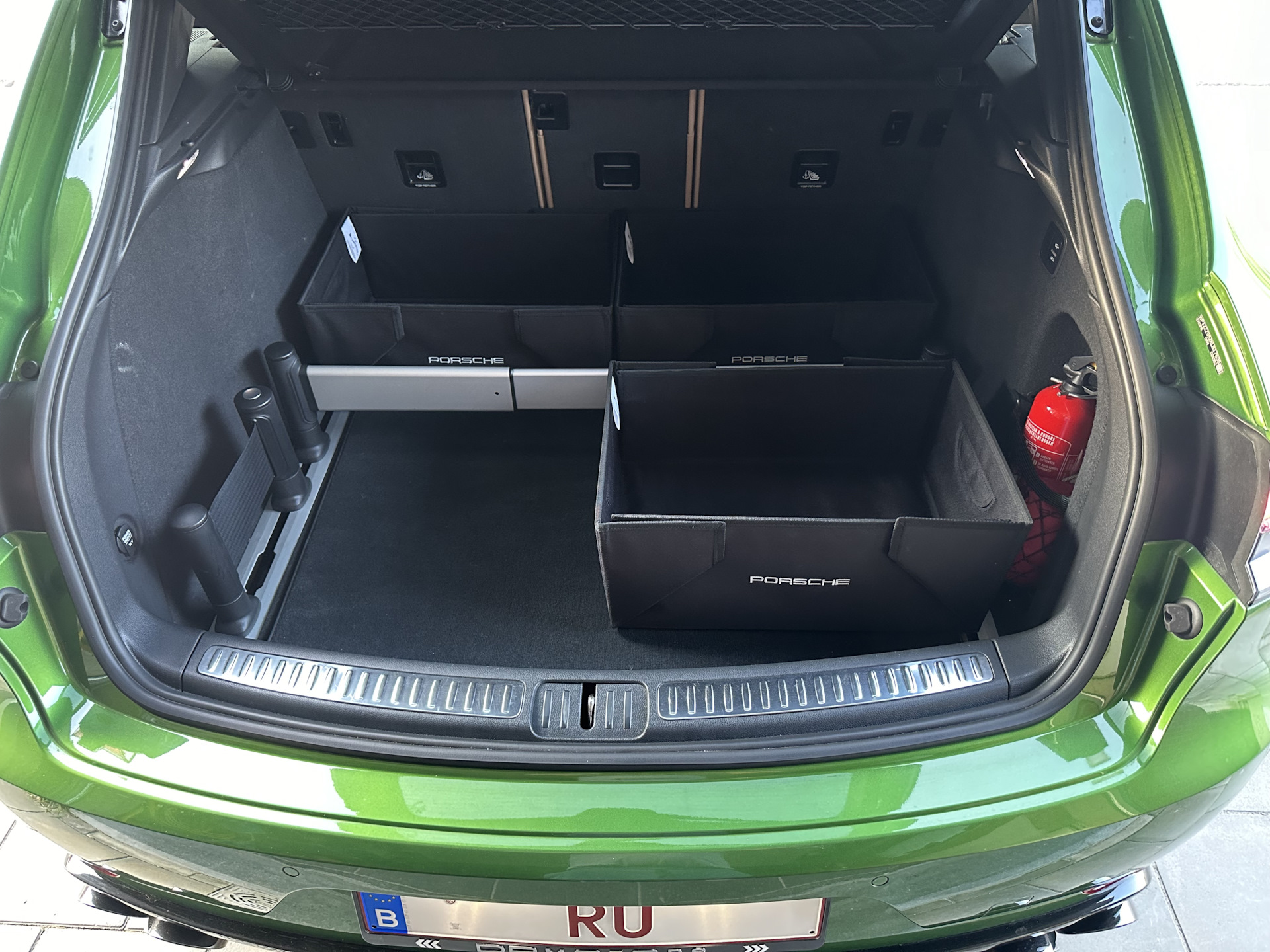 Складной Контейнер для багажного отсека — Porsche Macan, 2 л, 2019 года ...