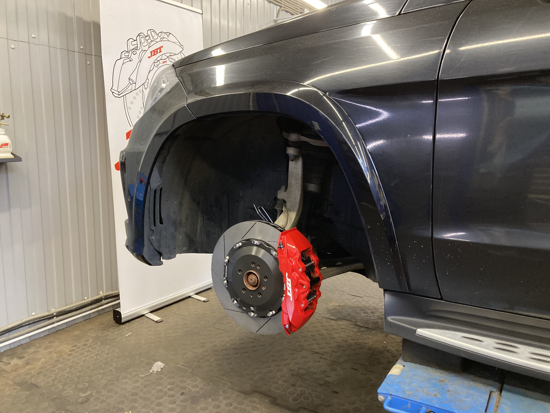 Mercedes-Benz GL X166 с тормозной системой JBT. — JBT Brake System на ...