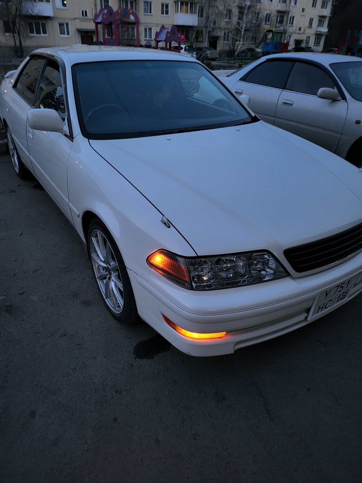 Установил ветровики) — Toyota Mark II (100), 2,5 л, 1999 года | аксессуары | DRIVE2