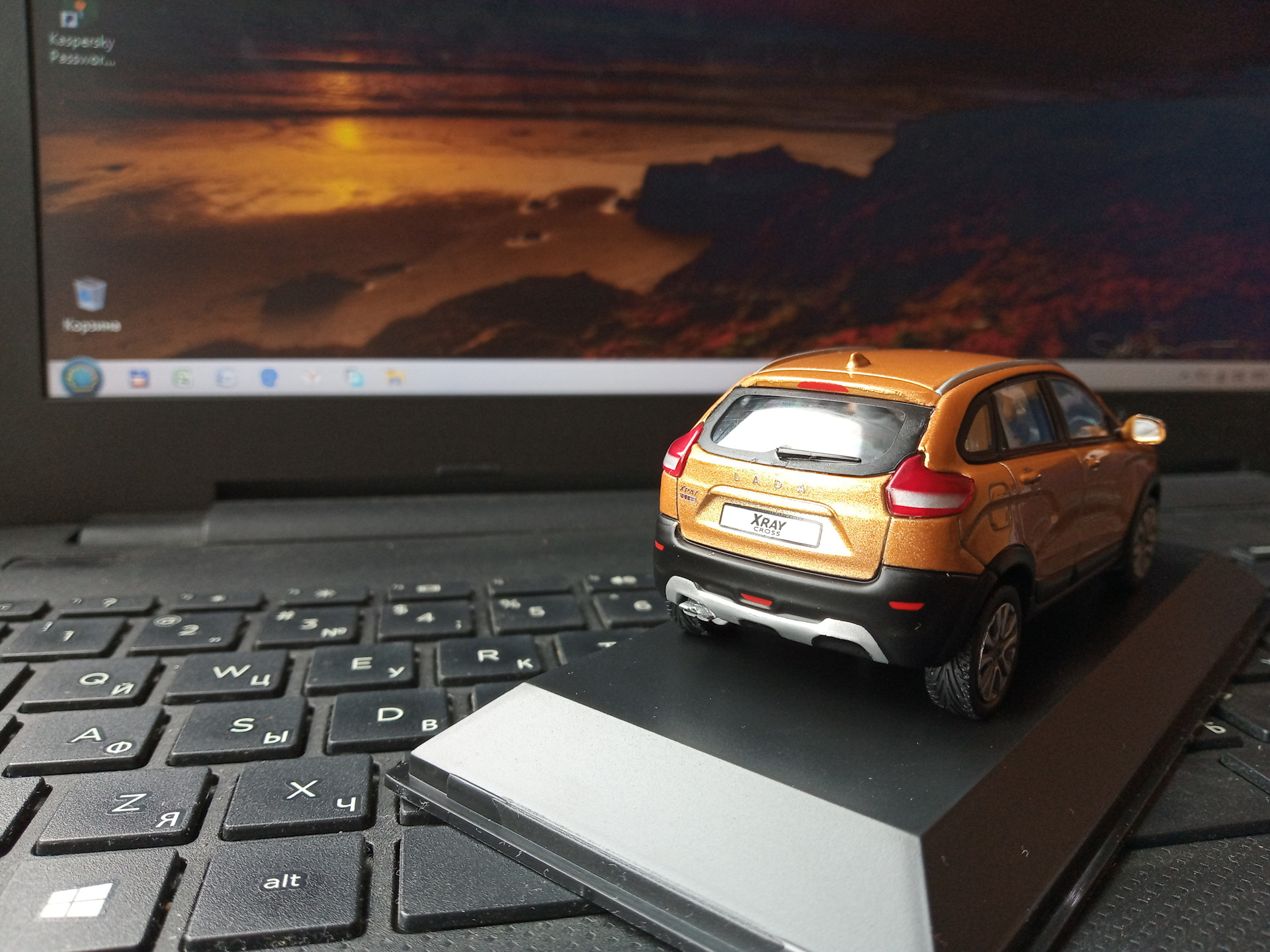 Масштабная модель Lada Xray cross и Vesta sw — Lada XRAY Cross, 1,8 л, 2018 года | аксессуары ...