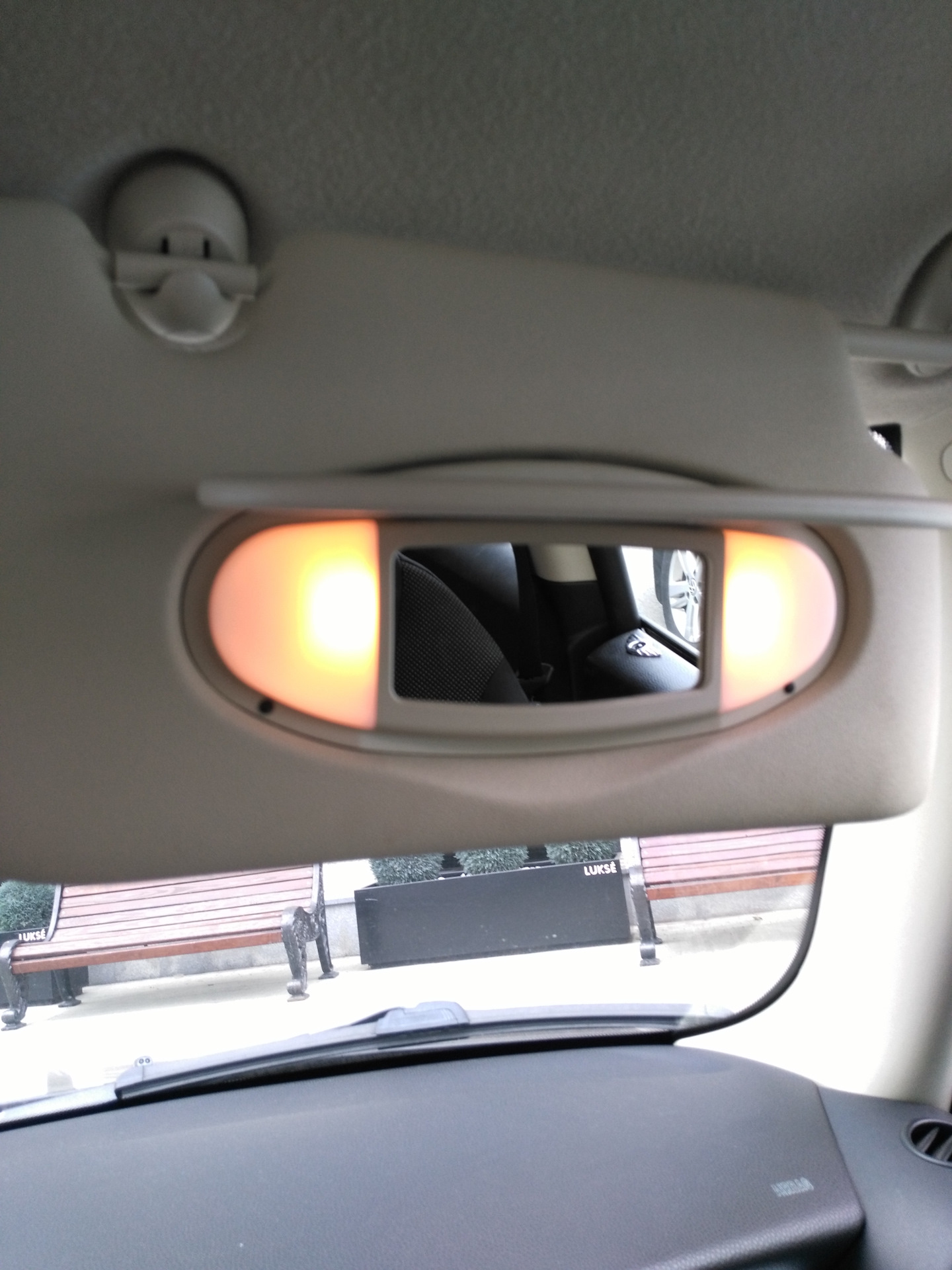 LED в салоне — MINI One Mk II, 1,6 л, 2010 года | стайлинг | DRIVE2