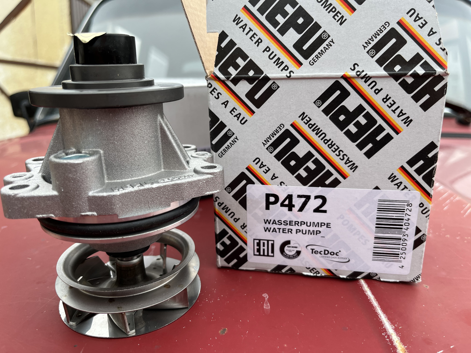 Устранение течи (думал что патрубок, а оказалась помпа) — BMW 5 series (E39), 2,5 л, 2002 года ...