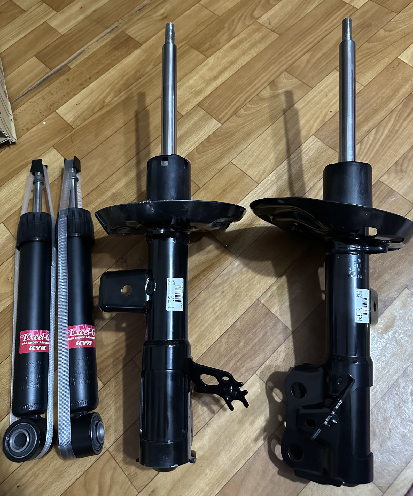 Заменил круг Амортизаторы — Toyota Camry (XV70), 2,5 л, 2020 года ...