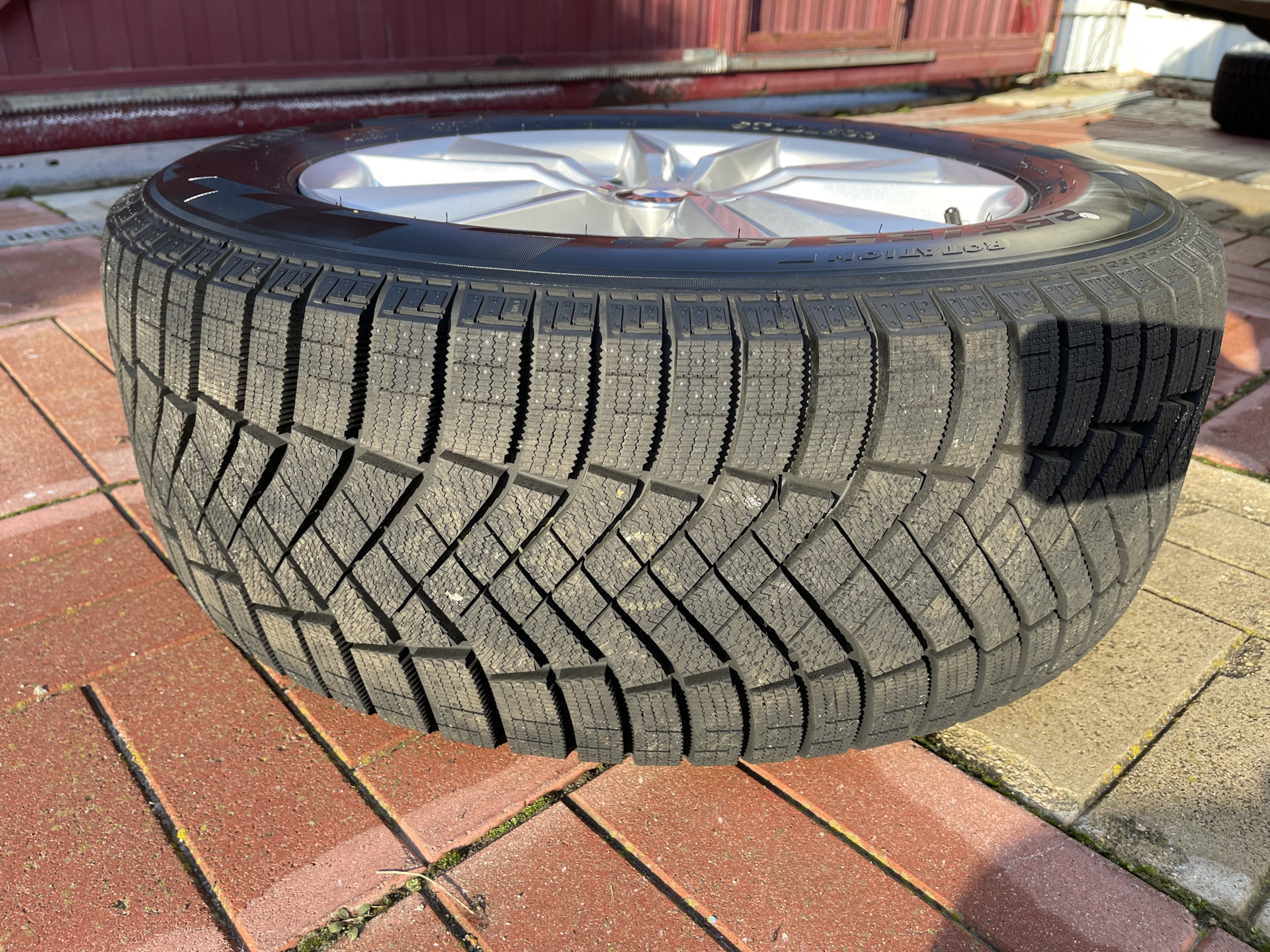 Переобулся на зиму Pirelli Ice Zero Friction 255/55 R18 109H — BMW X5 ...