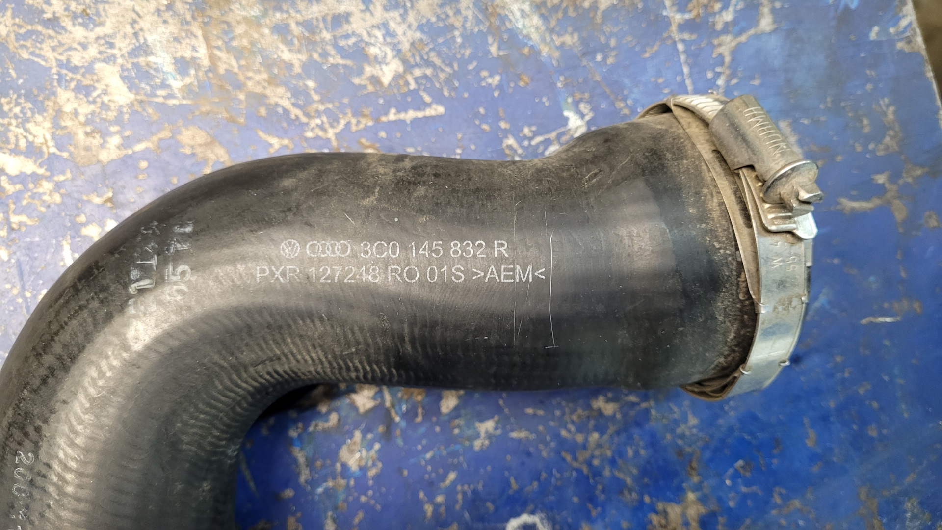 Замена правого патрубка интеркуллера на VAG 3C0145832R — Volkswagen ...