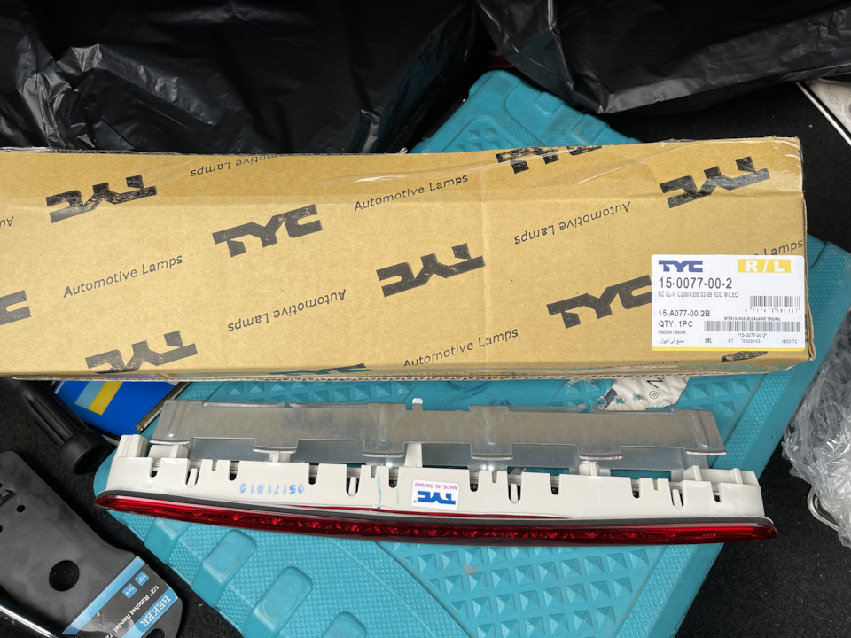 150077002 Третий стоп-сигнал для MERCEDES-BENZ CLK-Class (C209 / A209 ...