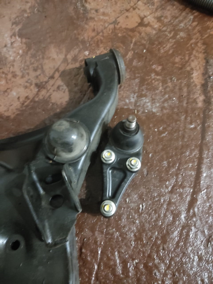 4013A209 РЫЧАГ ПЕРЕДНЕЙ ПОДВЕСКИ В СБОРЕ, НИЖН.ЛЕВ Mitsubishi ...