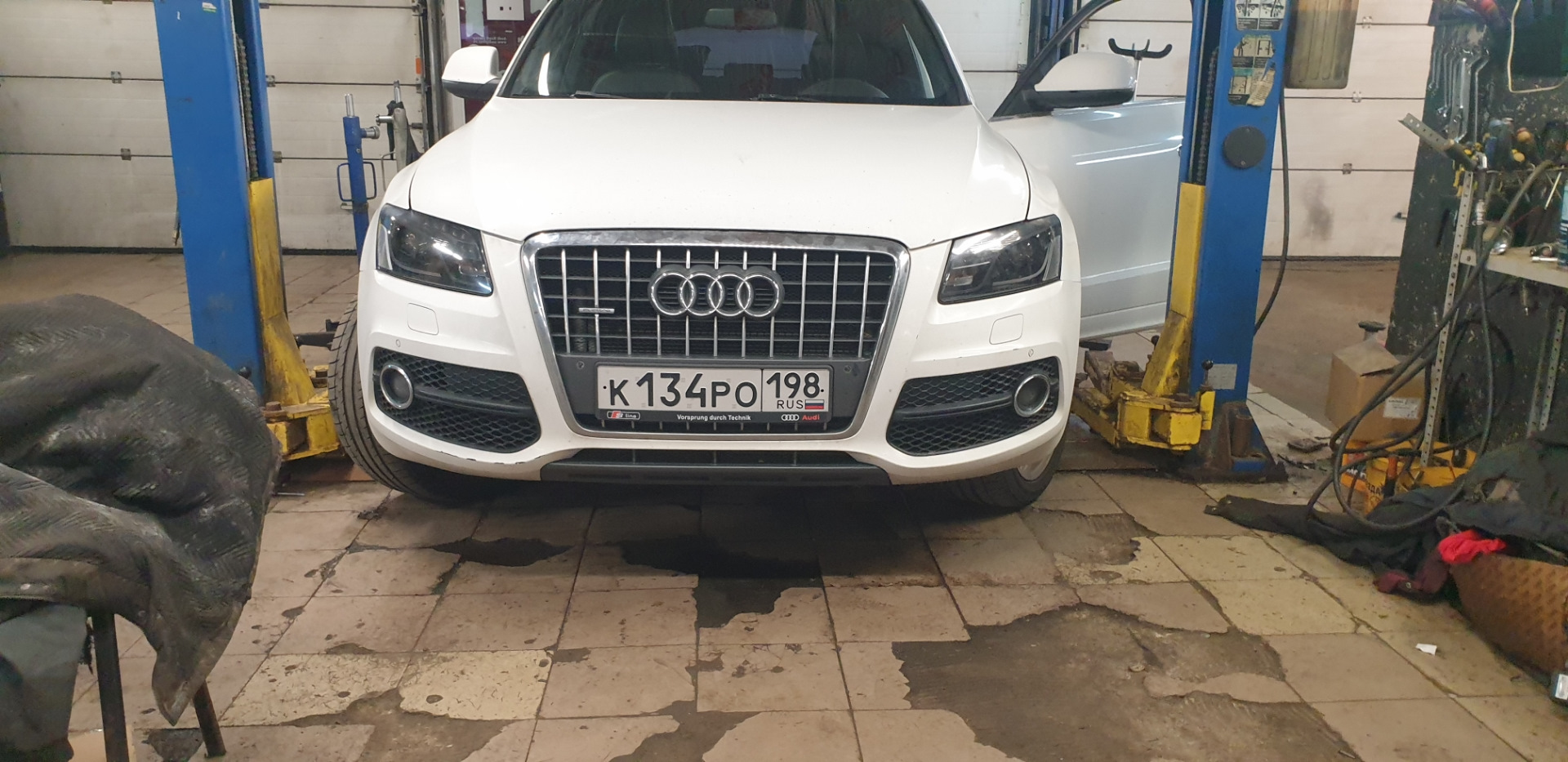 Lights Done — Audi Q5 (1G), 2 л, 2010 года | визит на сервис | DRIVE2