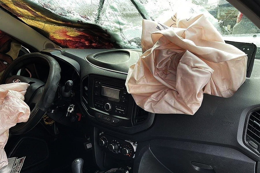 О том как раскрывается панель при ДТП. — Lada XRAY, 1,6 л, 2016 года | ДТП | DRIVE2