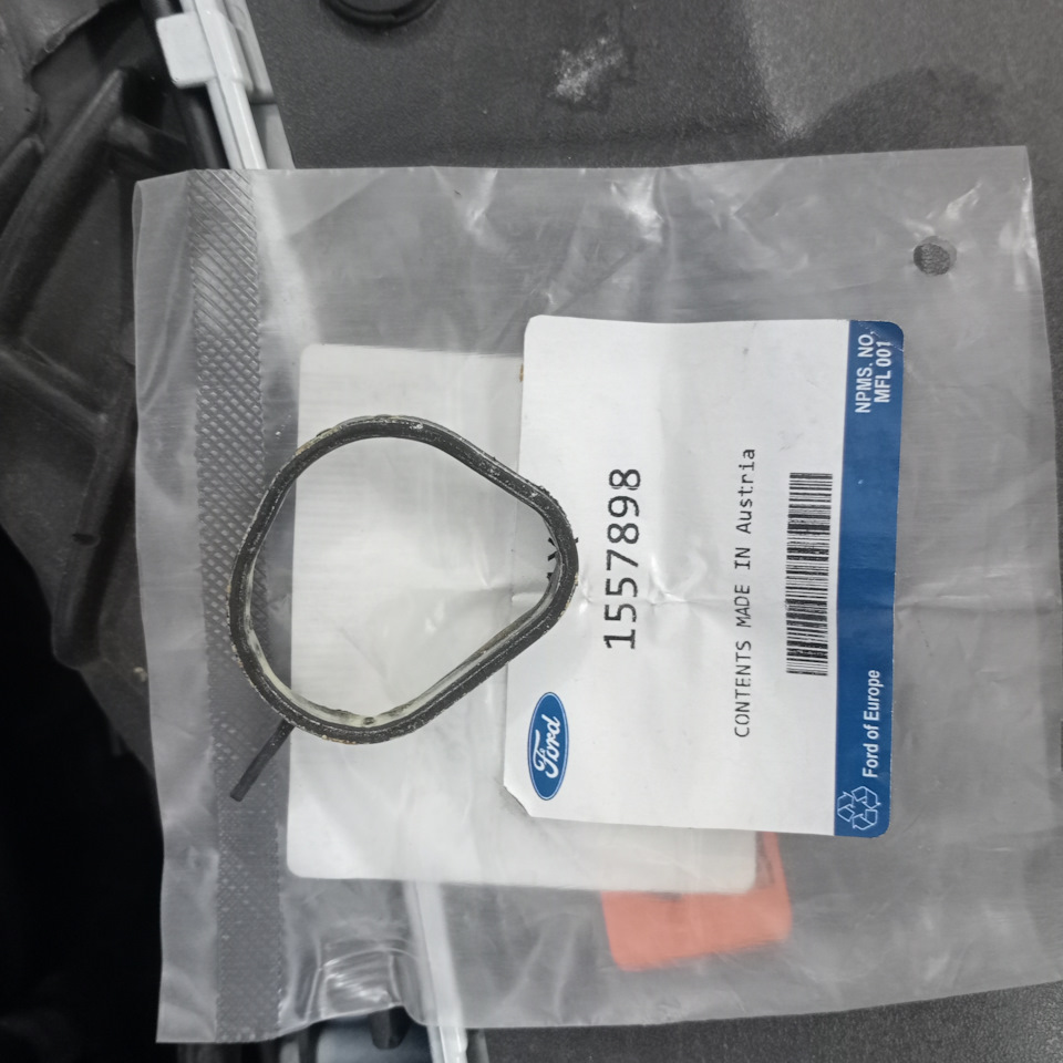 Замена термостата — Ford Focus Hatchback III, 1,6 л, 2014 года ...