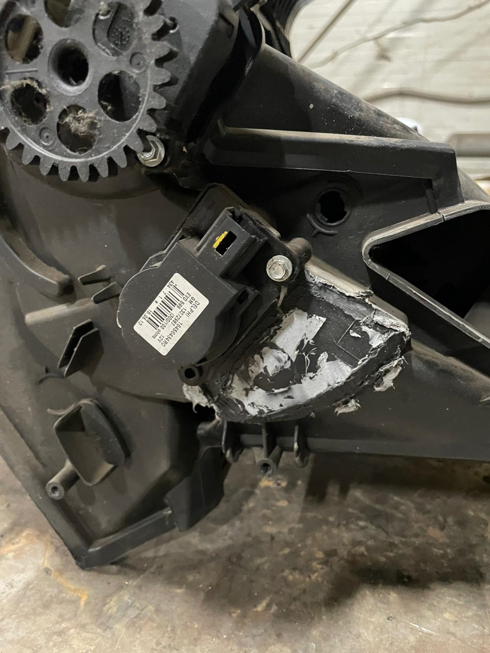 13372987 Электродвигатель заслонки отопителя, 10Вт GM | Запчасти на DRIVE2