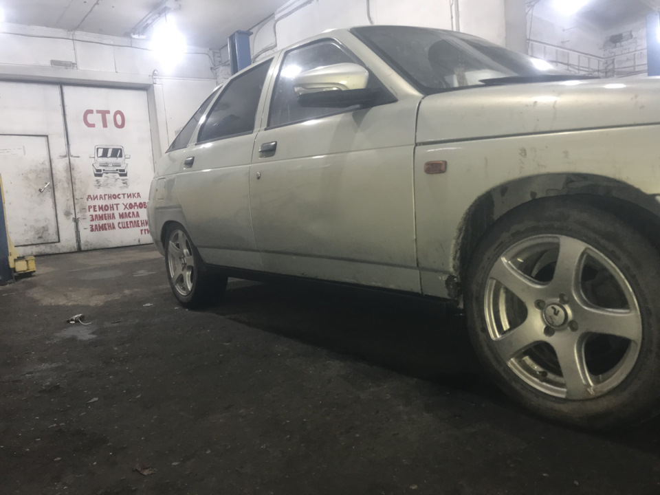 Антикор порогов 2112 чистим от антигравия — Lada 21122, 1,5 л, 2002 ...