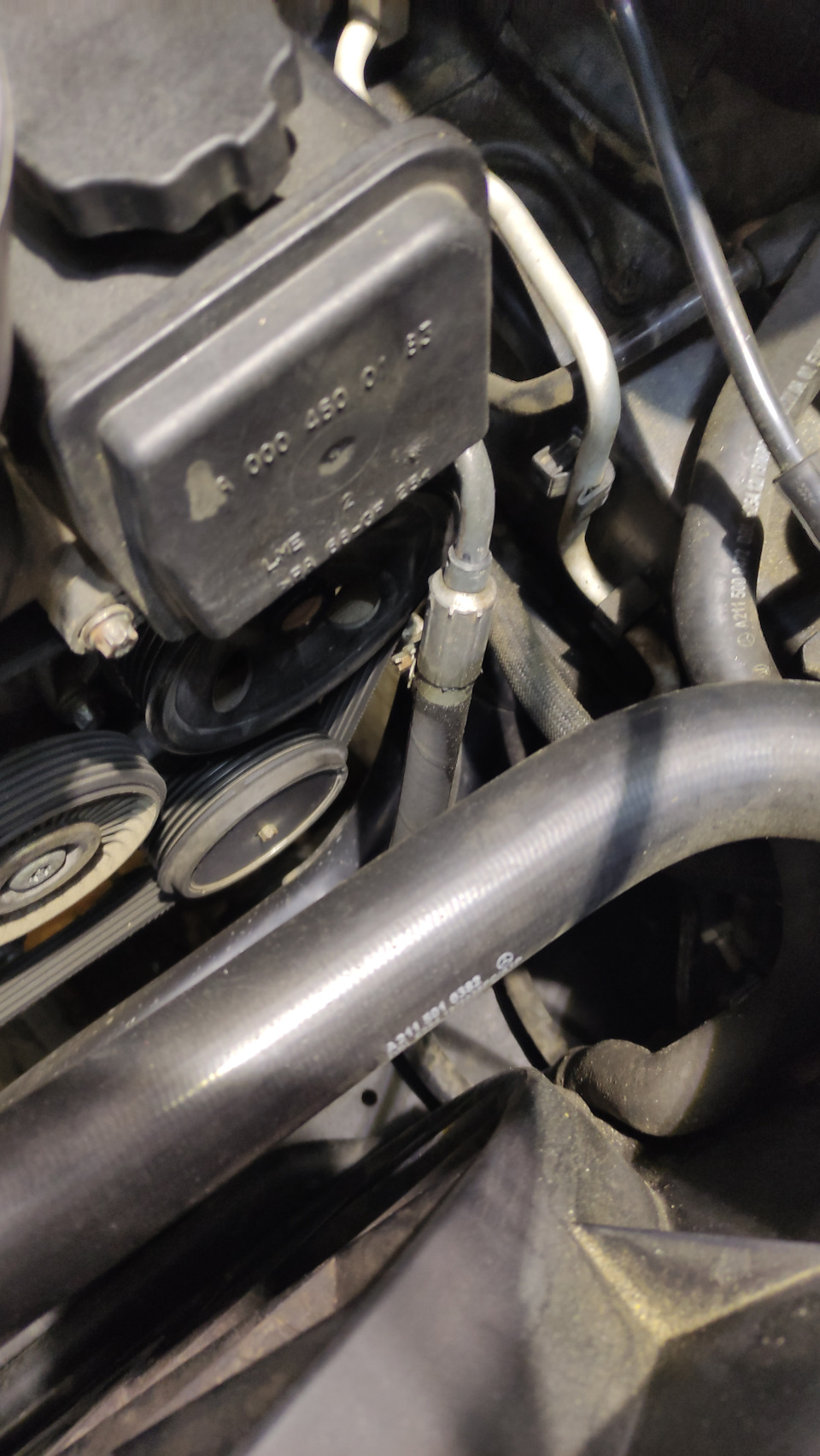 Замена шланга Гур M112 — Mercedes-Benz E-Class (W211), 2,6 л, 2005 года ...