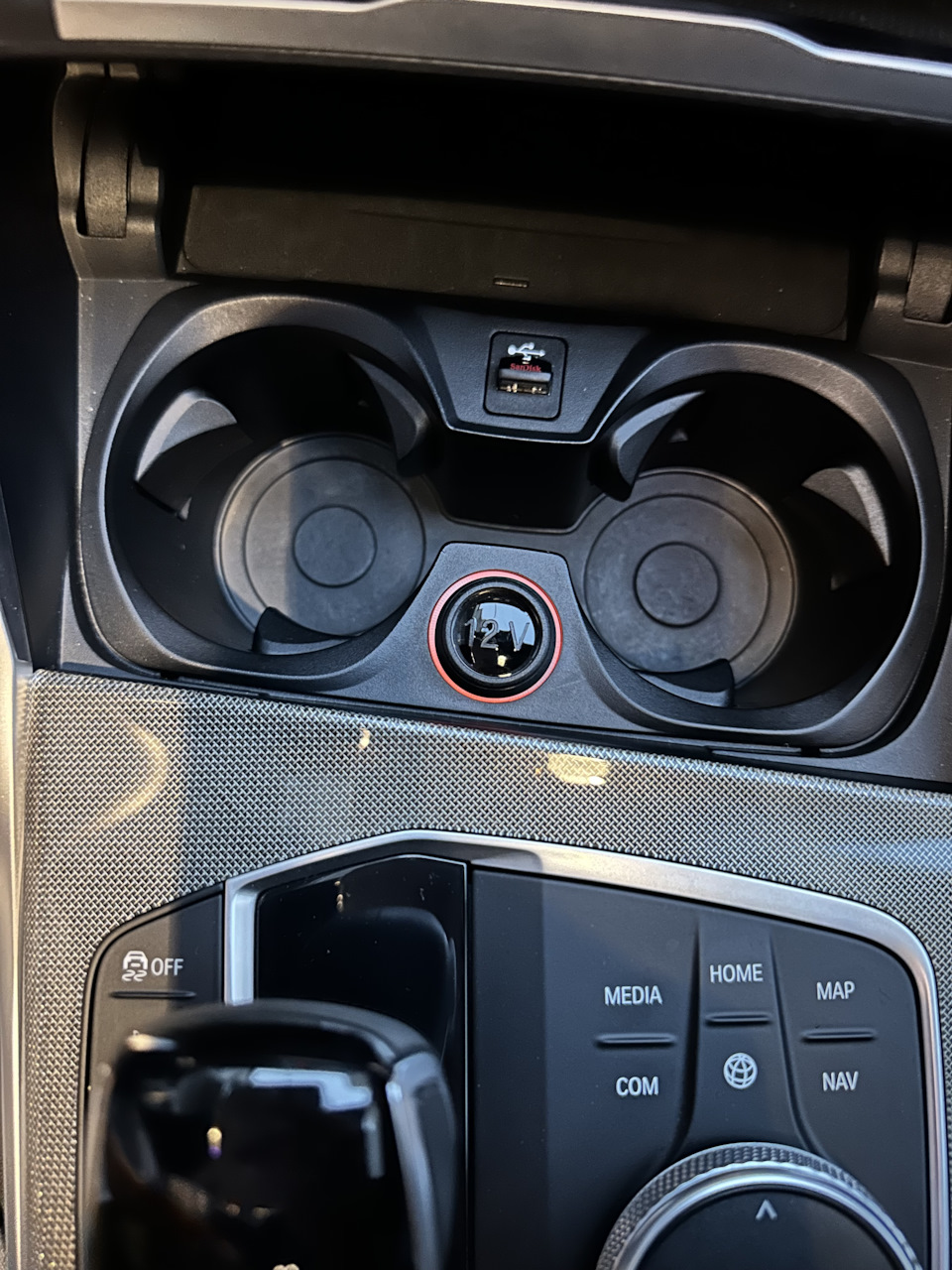 BMW G20 illuminated 12v socket Front — BMW 3 series (G20), 2 л, 2020 ...