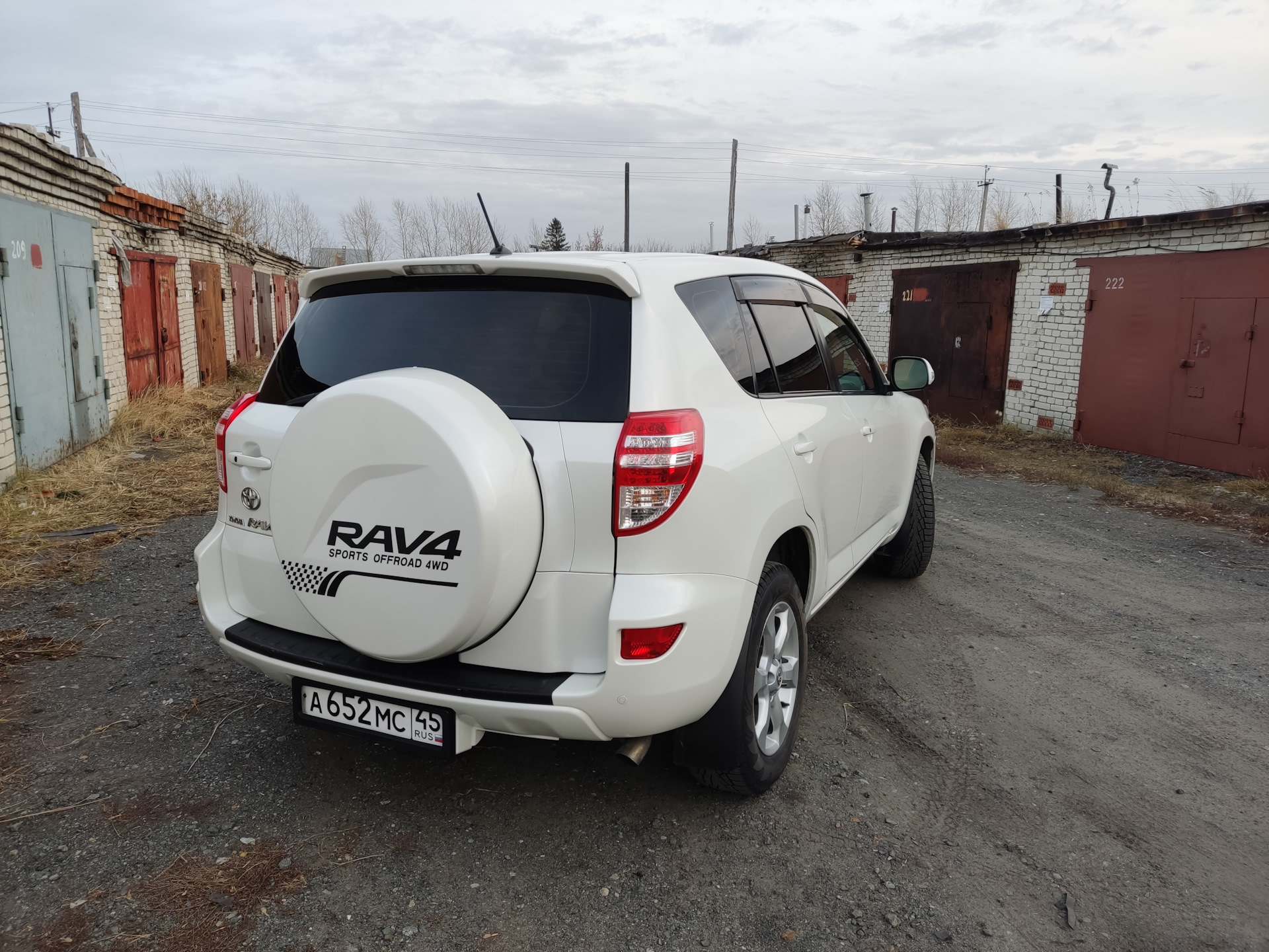 Пришла пора прощаться! — Toyota RAV4 (III), 2 л, 2011 года | другое ...