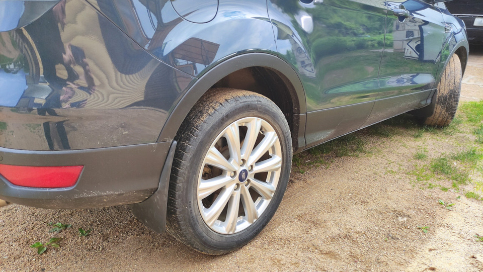 Брызговики, передняя рамка номера. — Ford Escape (3G), 1,5 л, 2019 года ...